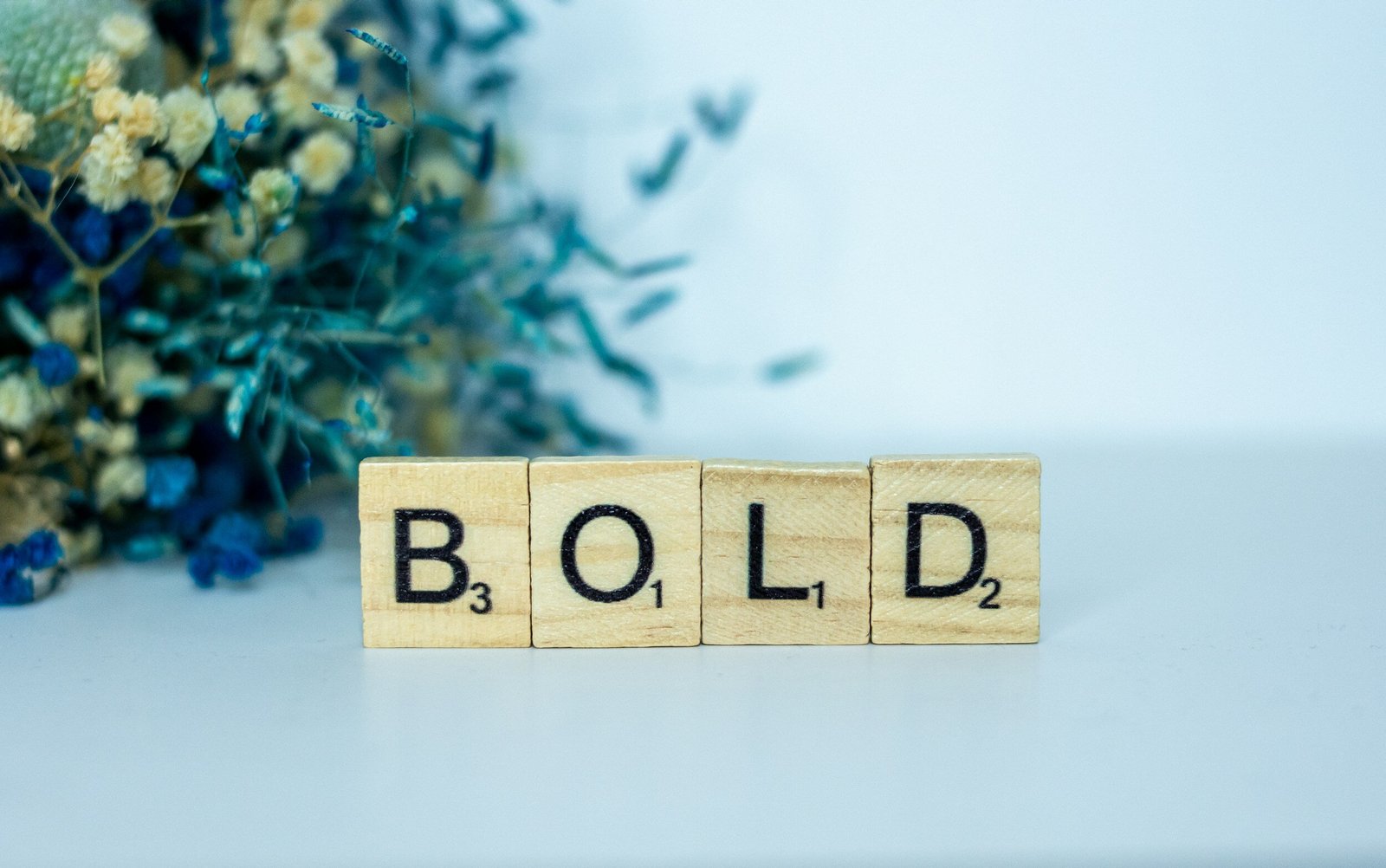 5 Method on How to Use Bold Corporate Fonts - twinletter